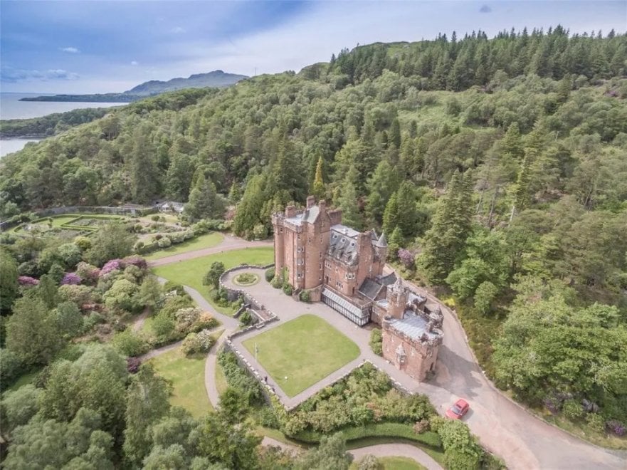 Comprare un castello in Europa. Con o senza fantasma - la Repubblica
