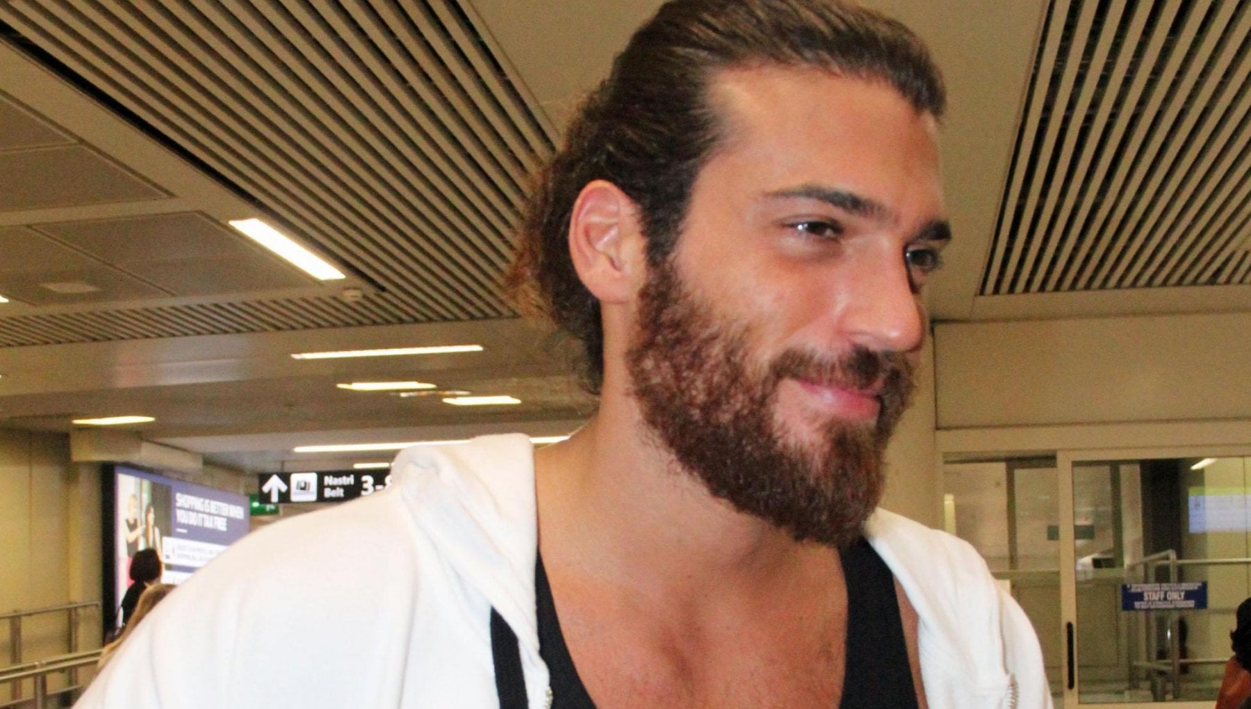 Sanremo, c'è anche Can Yaman: l'attore turco ospite all'Ariston - la ...