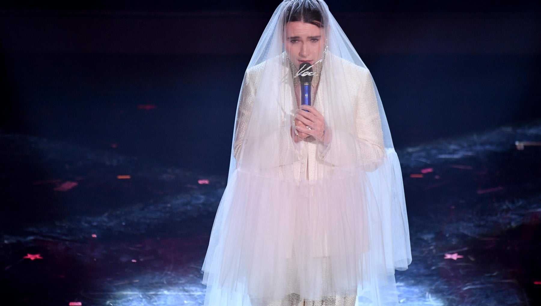 Sanremo 2021, da Ibra a Madame la fiera del bianco sul palco dell ...