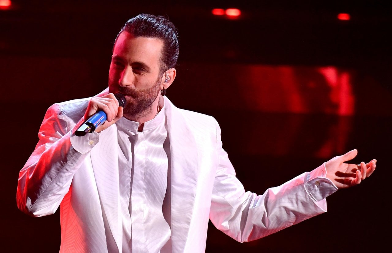 Sanremo 2021, da Ibra a Madame la fiera del bianco sul palco dell ...