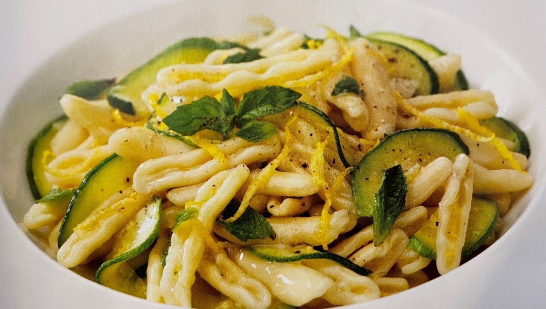 Cicatelli con zucchine, limone e menta - la Repubblica