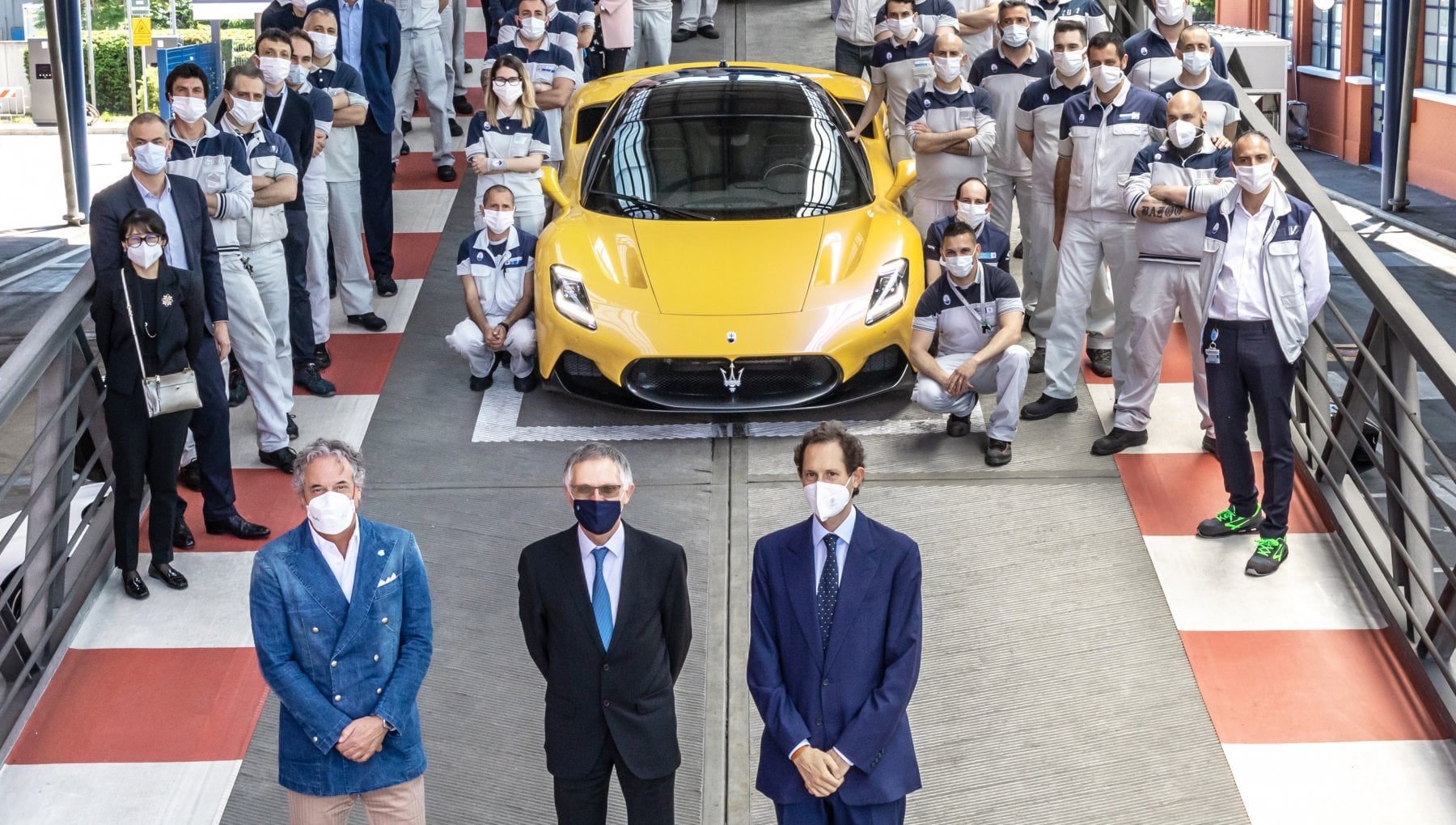 Maserati, Elkann e Tavares visitano lo storico stabilimento di Modena ...