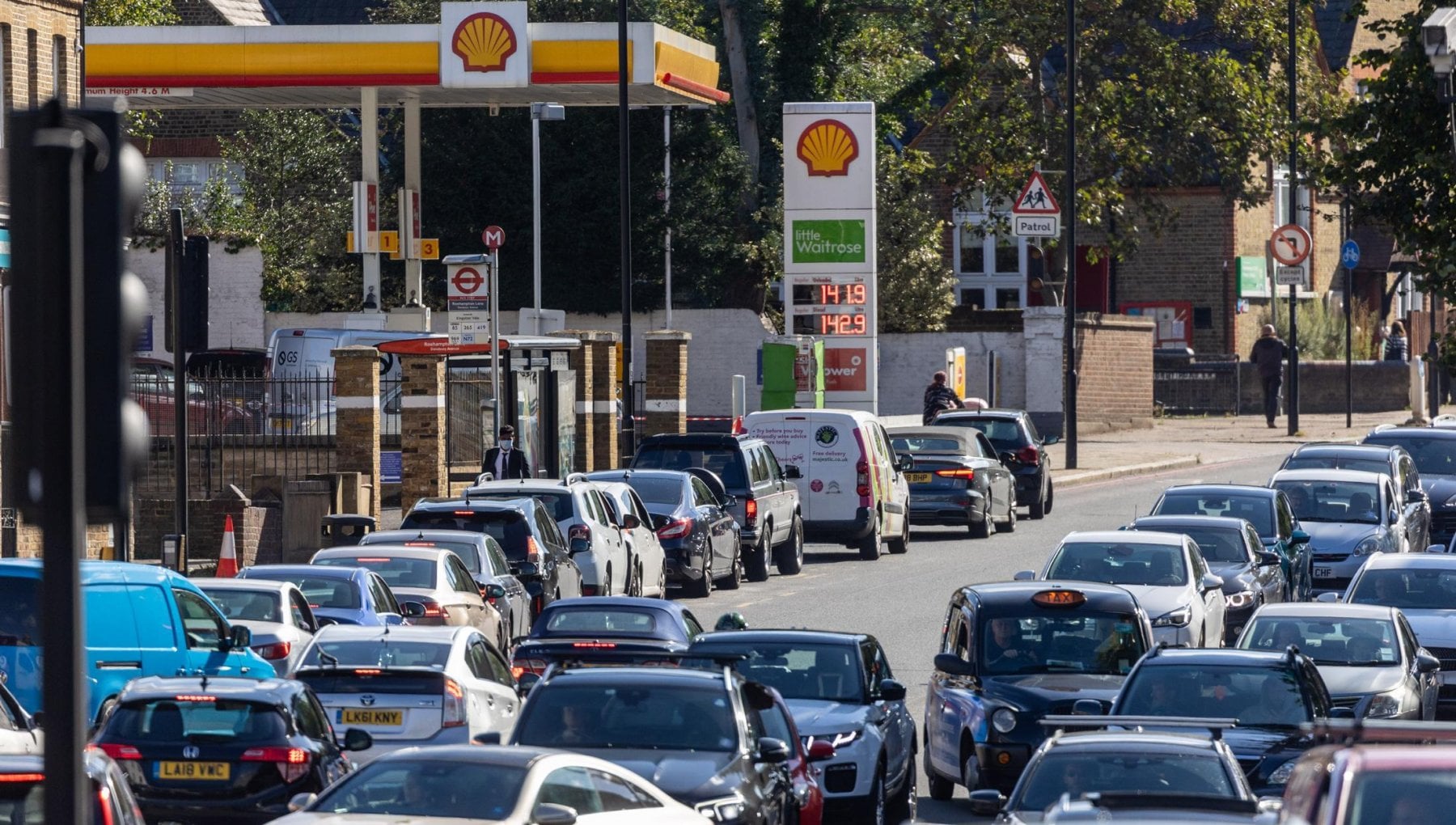 Prezzi, la benzina sale fino a 1,918 euro al litro. E l'aumento dei ...