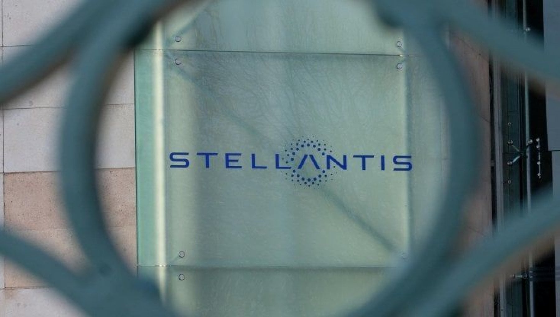 Stellantis, al via la riorganizzazione delle attività di leasing e ...