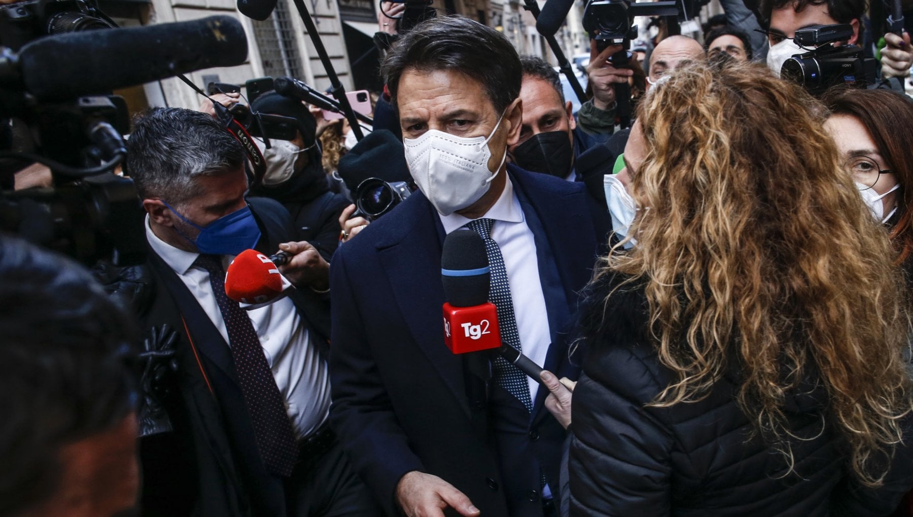 Ora la velina è tri-twittata. Fessi, furbi e Gruppo Misto. Le lettere ...