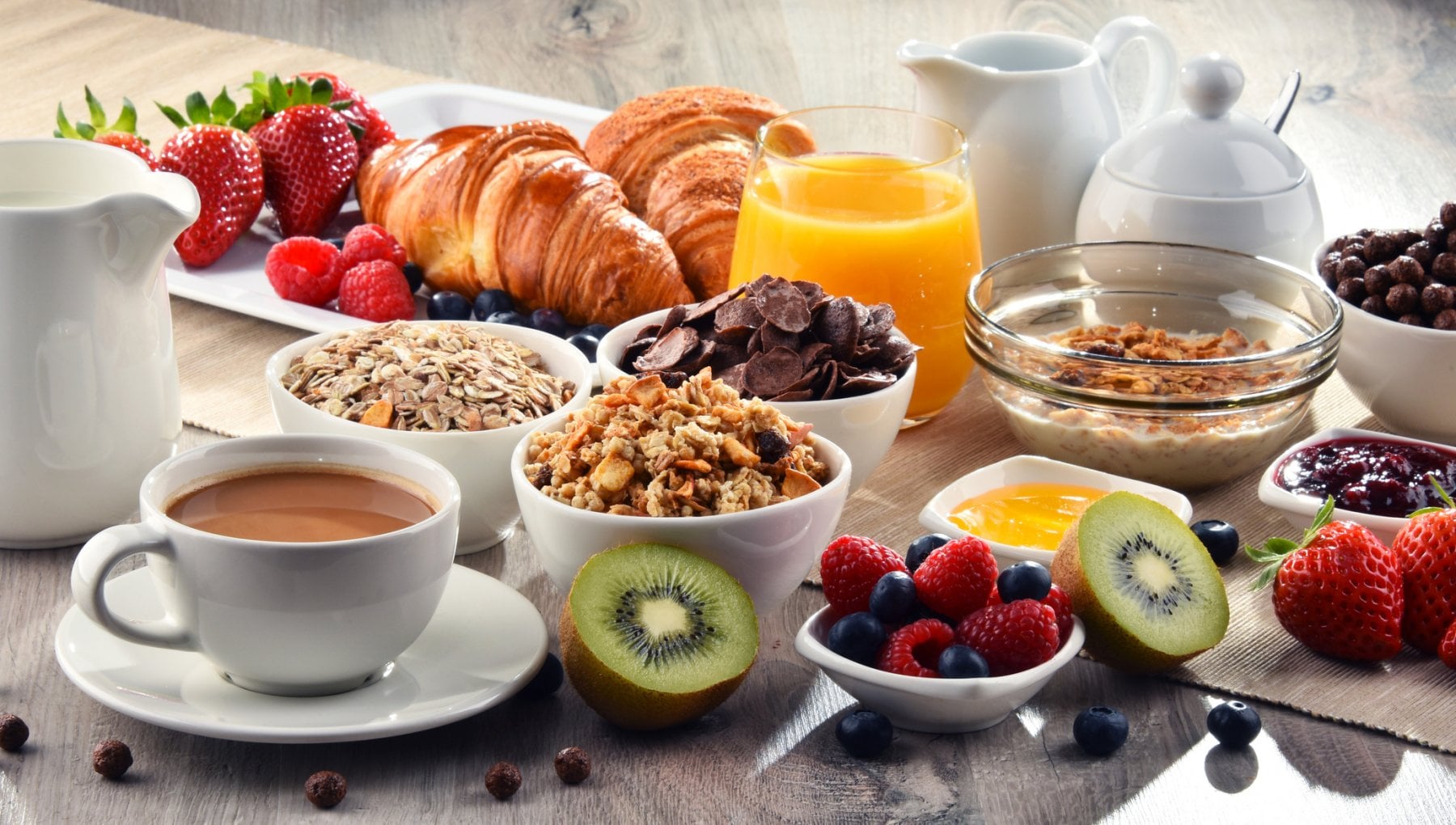 La colazione degli italiani: in casa con caffè, latte e biscotti - la ...