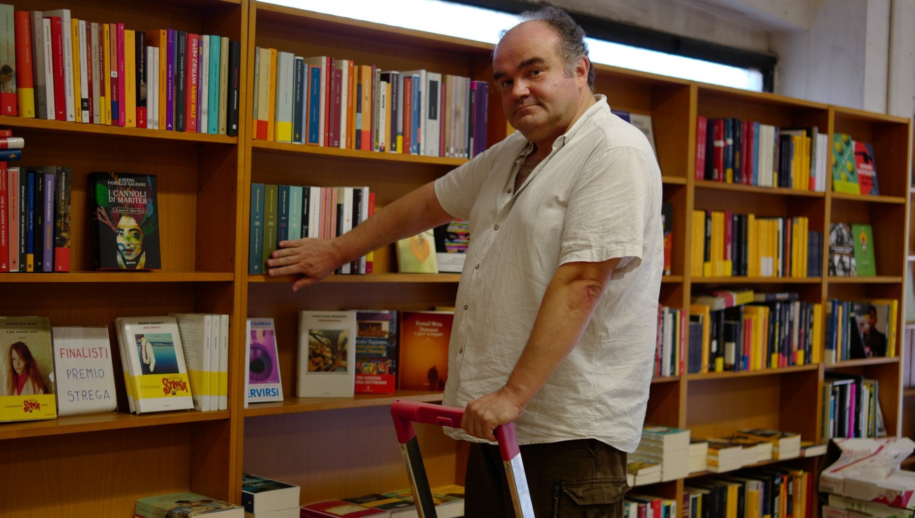 Marco Guerra, trent'anni da libraio di periferia: "Ce l'ho fatta perché ...