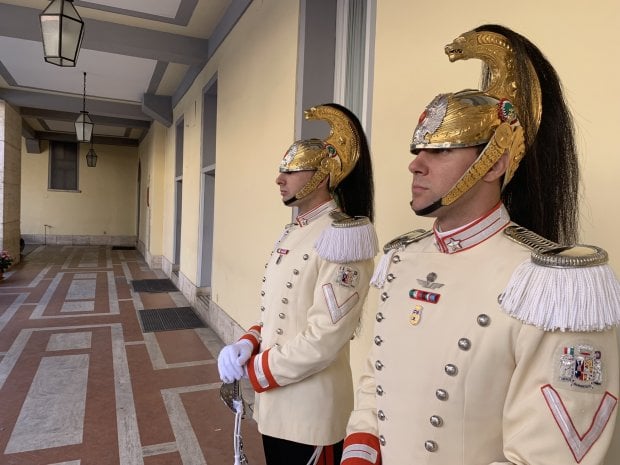 Storie di Storia, un viaggio dietro le quinte dei corazzieri - la ...