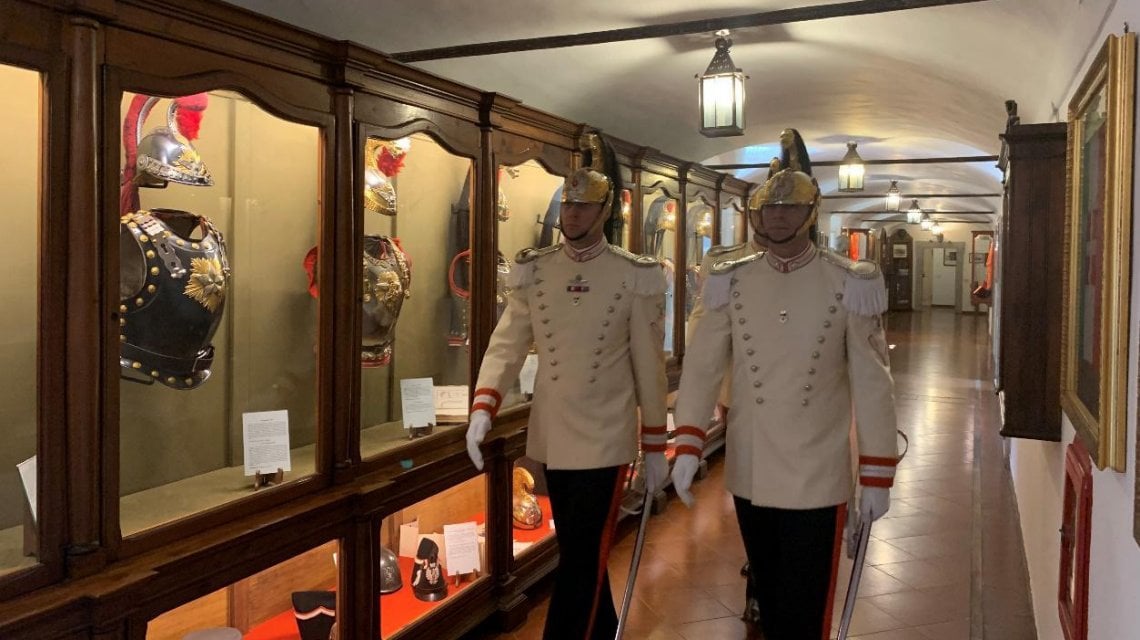 Storie di Storia / 14. Siamo entrati nella caserma dei Corazzieri per ...