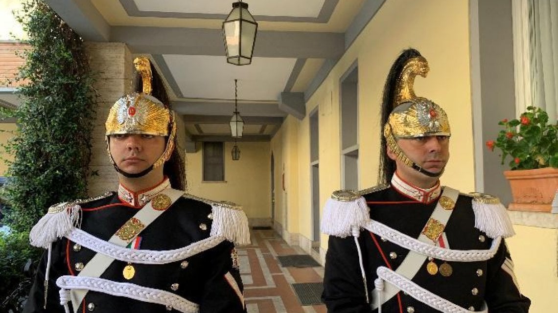 Storie di Storia / 14. Siamo entrati nella caserma dei Corazzieri per ...