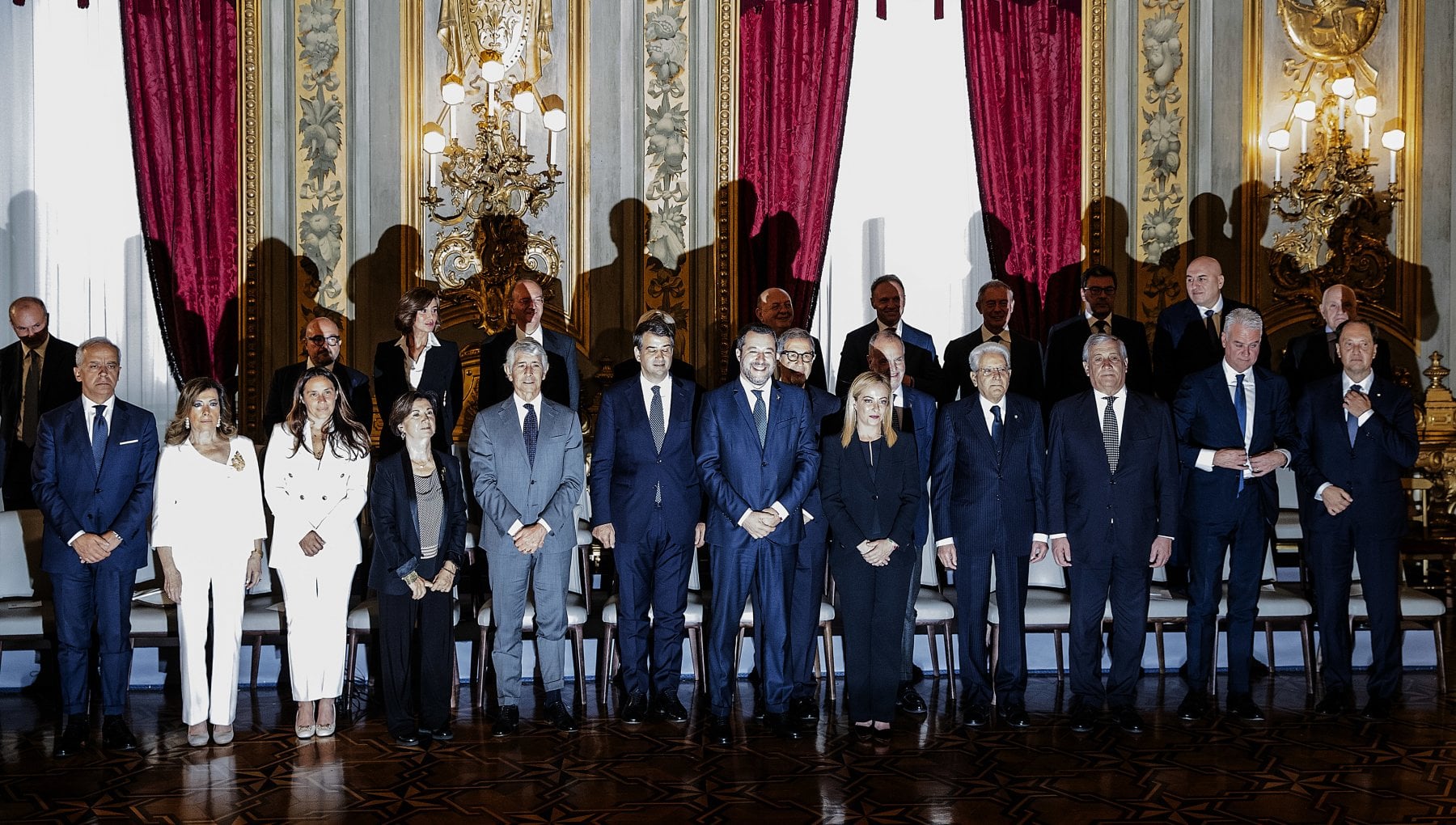 Meloni e i suoi ministri al debutto al Quirinale: "Orgoglio e ...