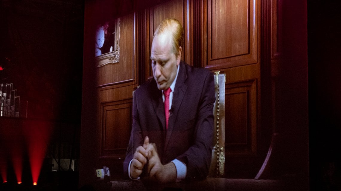 Checco Zalone si trasforma in Putin: al via il tour Amore+Iva, pubblico ...
