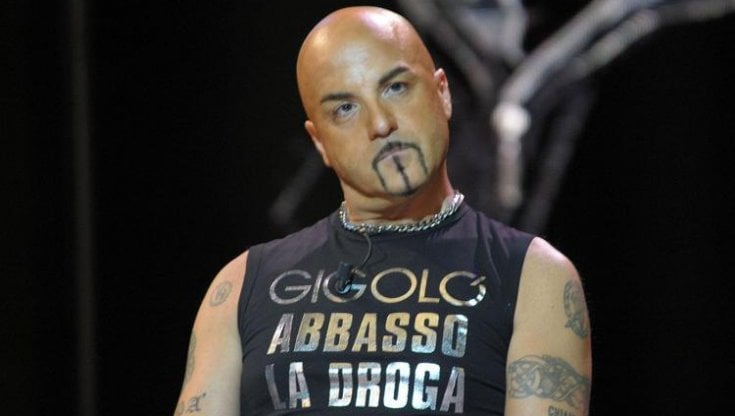 Dj Aniceto contro i rave: "Favorevole alle azioni di Piantedosi, sono ...