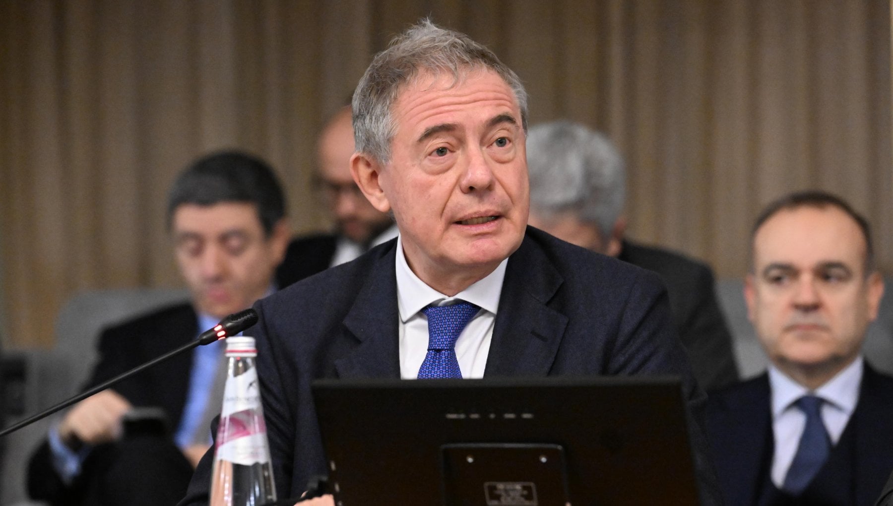 Tim, al Tesoro non piace la fuga in avanti di Urso - la Repubblica