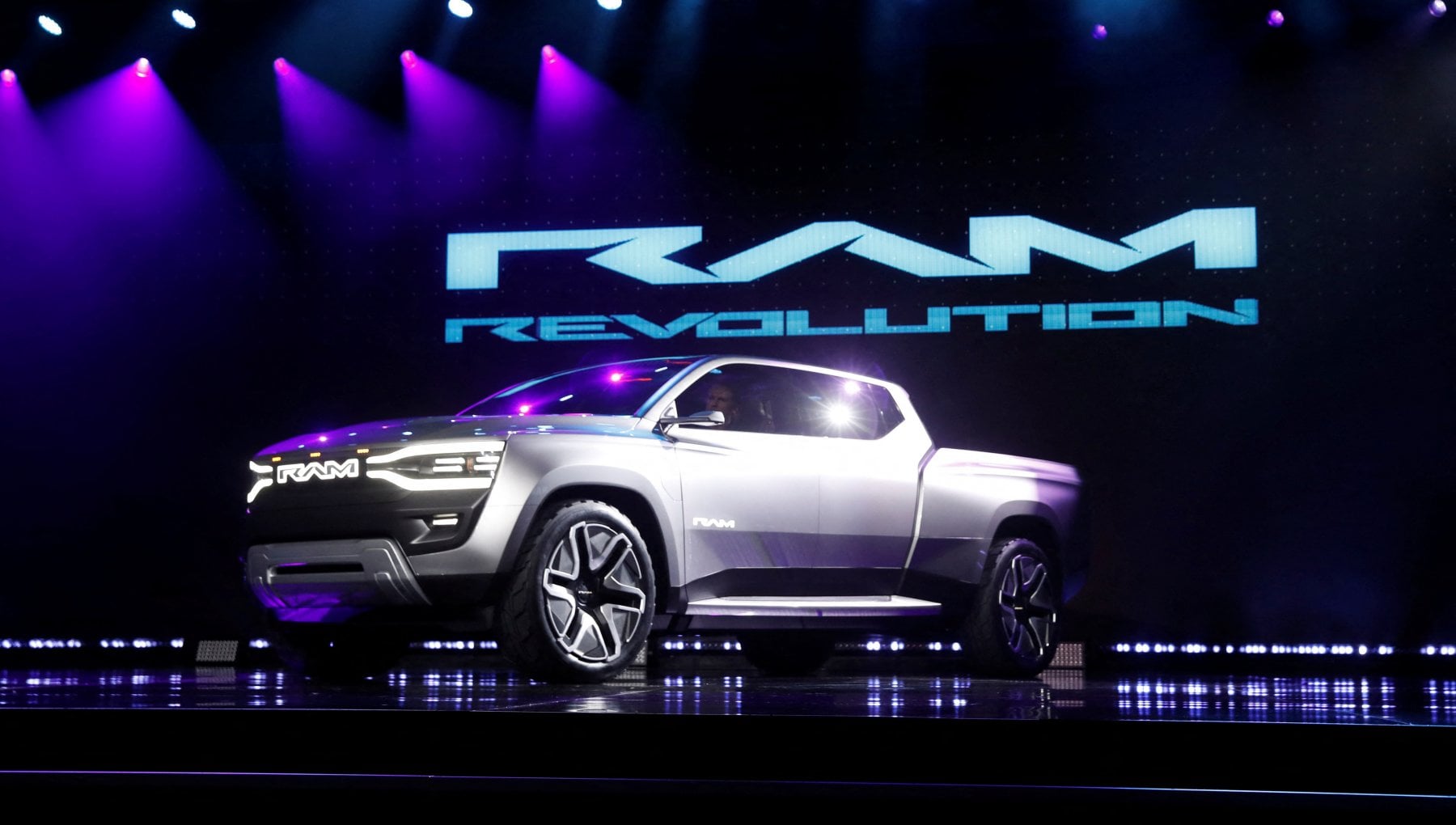 Ram 1500 Revolution, inizia la nuova era del pick-up elettrico - la ...