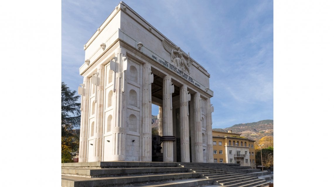 Mussolini c'è: l'Italia dei monumenti che celebrano ancora il duce e il ...