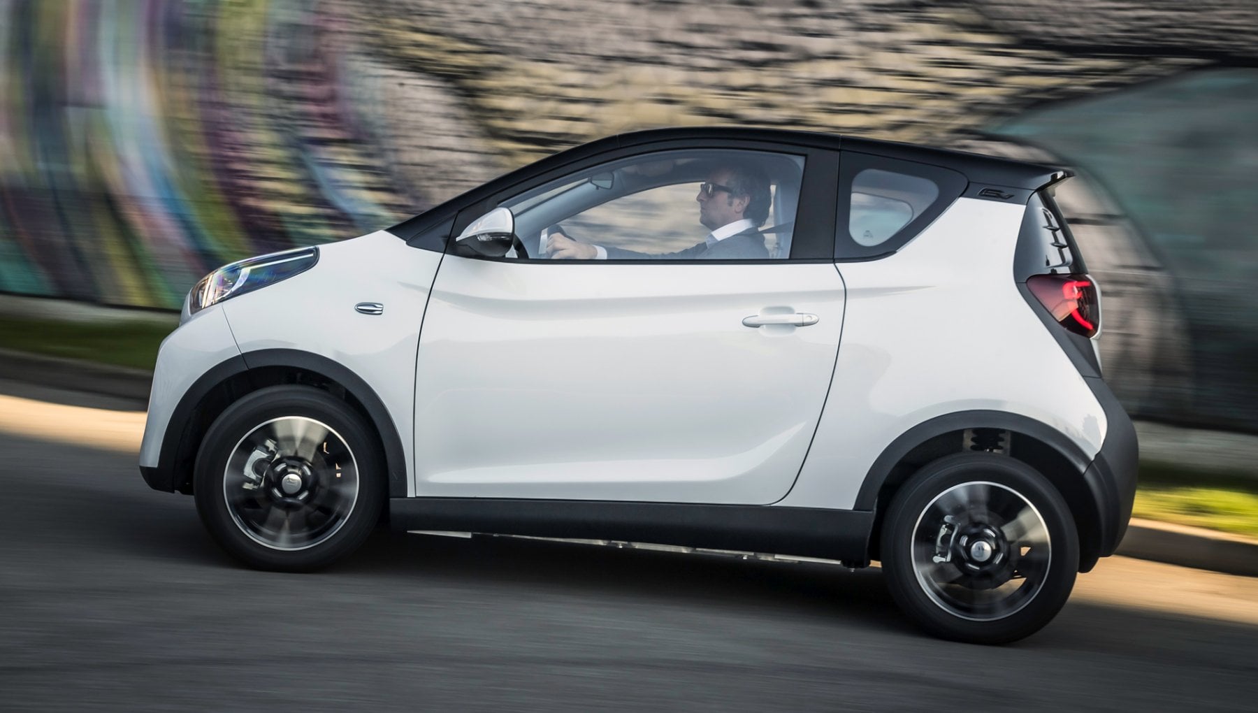 Sorpresa DR 1.0, la prima elettrica del marchio costa meno di 20 mila ...