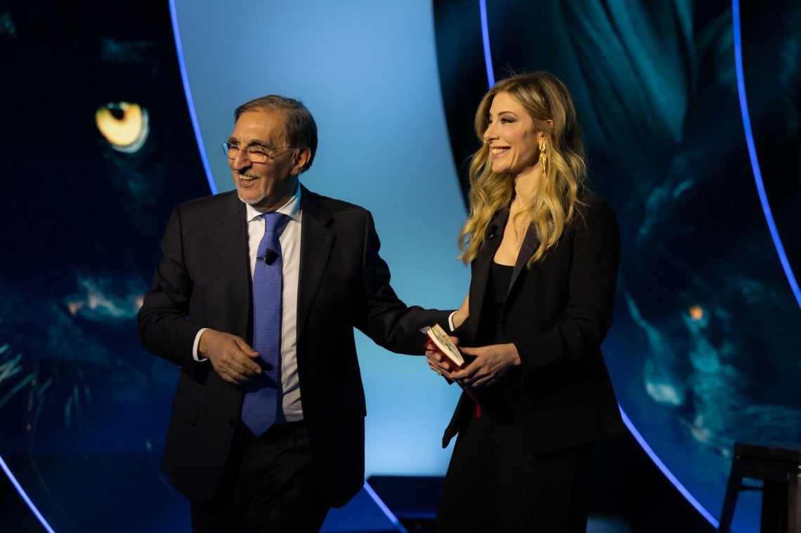 'Belve', Naike Rivelli e lo strano ruolo dello spazzolino da denti - la ...