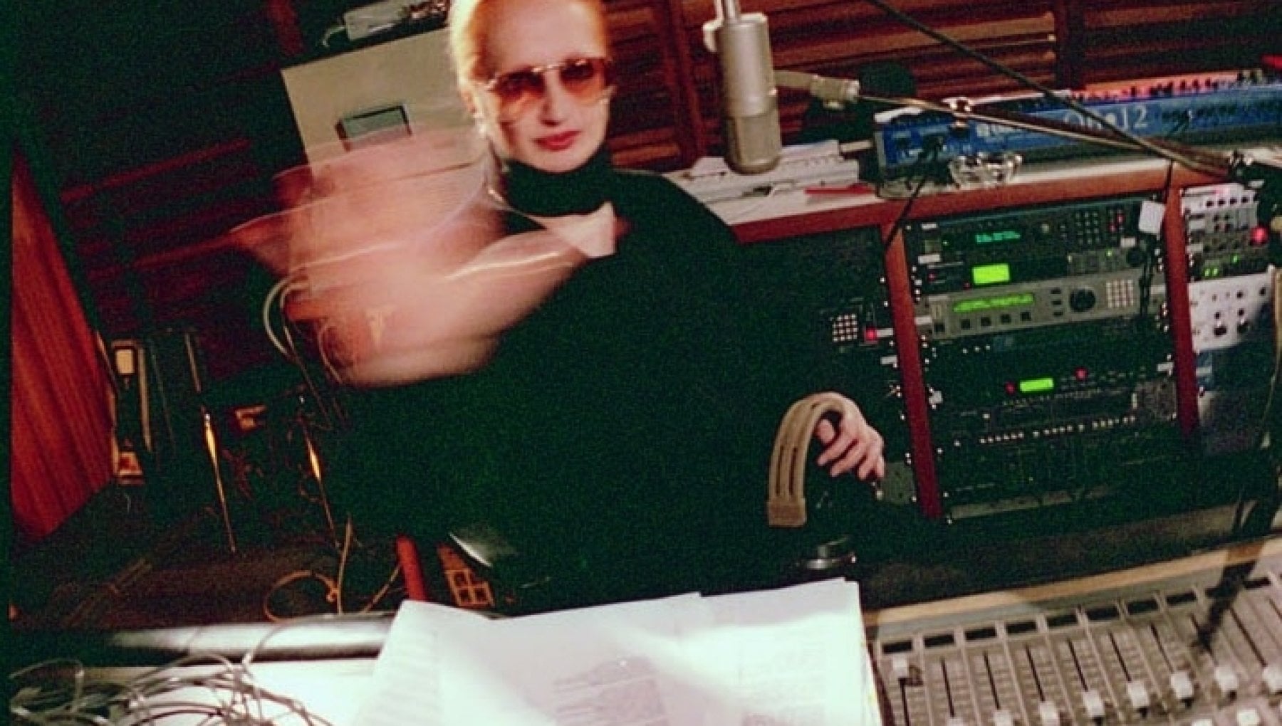 Mina annuncia con un video l'album di inediti 'Ti amo come un pazzo ...