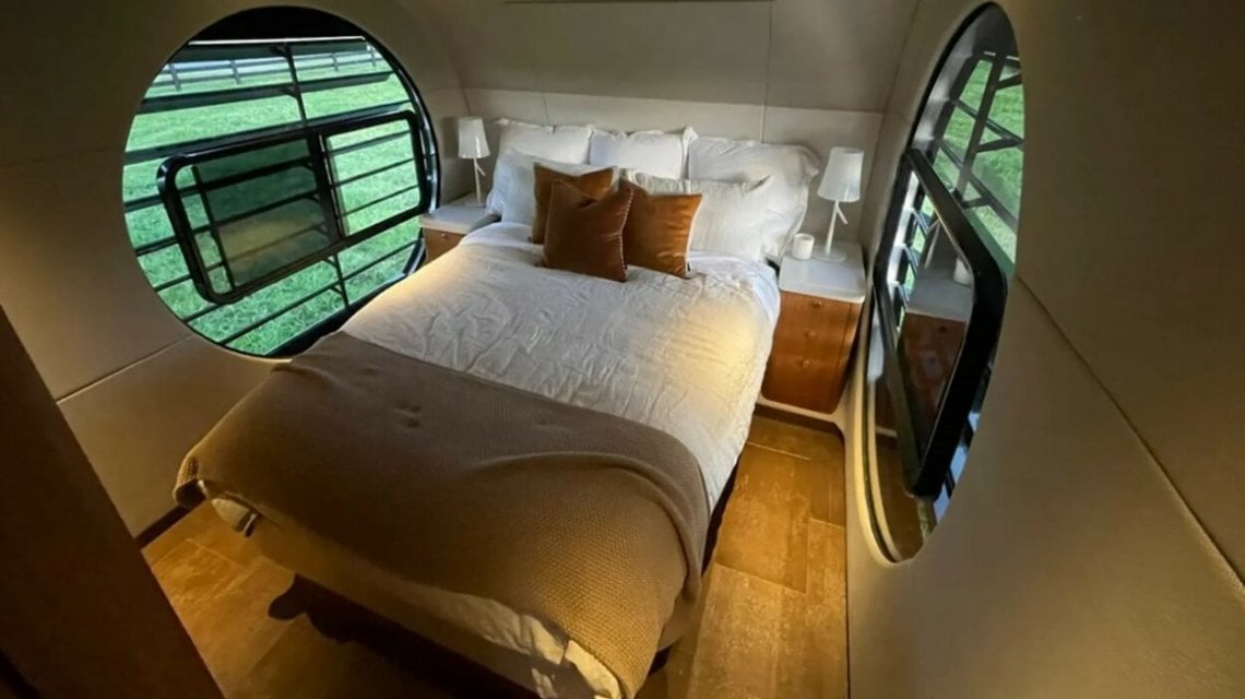 Romotow T8, il primo caravan rotante. Ecco l'incredibile trasformazione ...