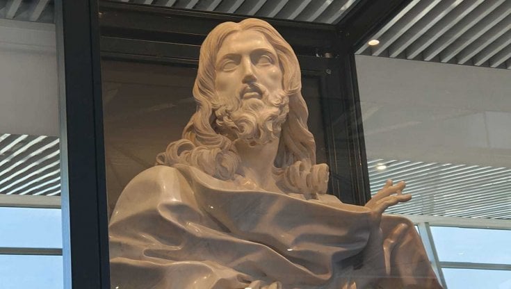 Fiumicino, il Salvator Mundi di Bernini veglia sui passeggeri del nuovo ...