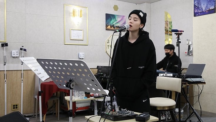 Suga, la star dei BTS sarà protagonista di un documentario su Disney+ ...
