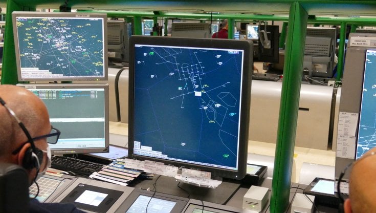 Aerei, sciopero il 3 maggio per i controllori Enav. I voli cancellati e ...