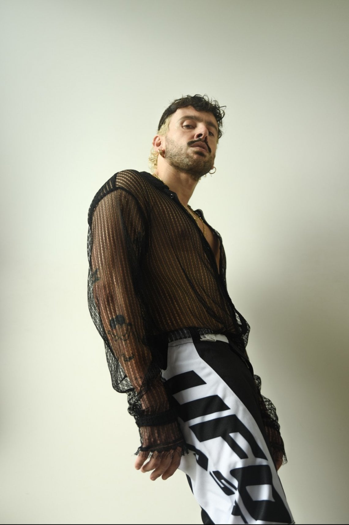 'Romantico', il nuovo album di Aiello: "Ho dimenticato Sanremo e non ...