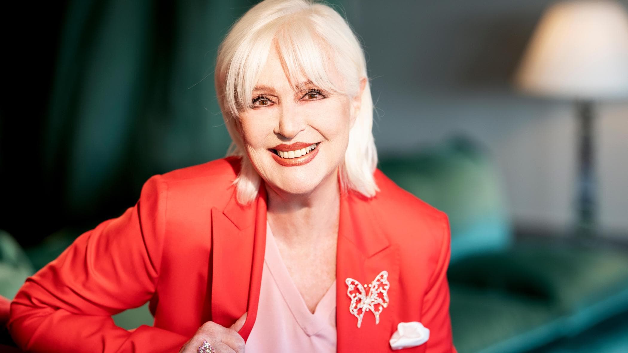 Loretta Goggi: “La tv è ancora maschilista. Alle donne sembra proibito ...