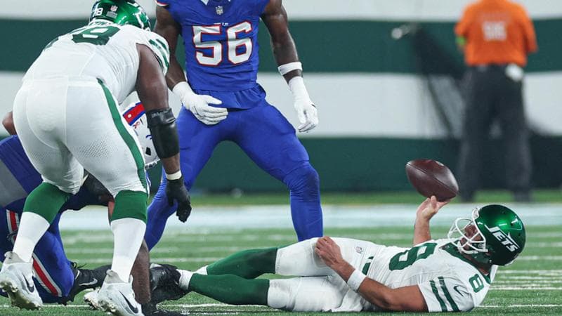 Nfl, Jets che guaio: vincono ma Rodgers va ko, stagione (e carriera ...
