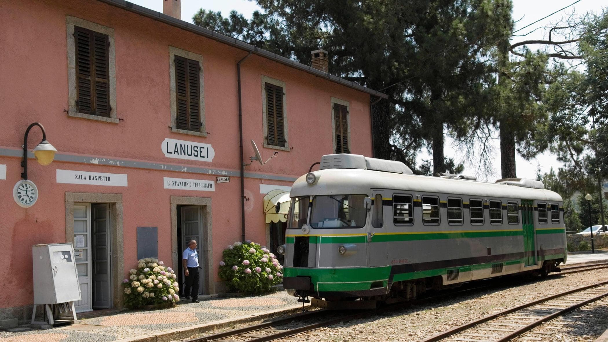 Sardegna, rinasce il Trenino Verde: la linea storica più lunga d’Europa ...