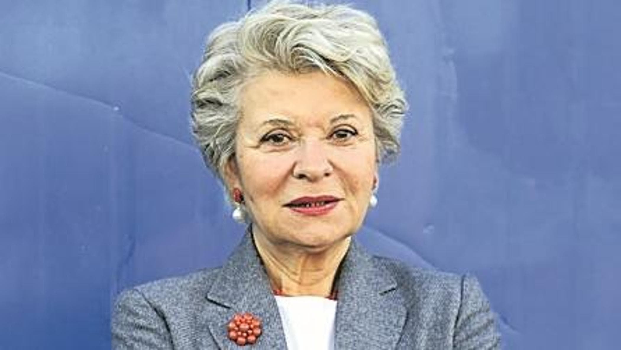 Sveva Casati Modignani, la vera madre del romance travolge tutti - la ...