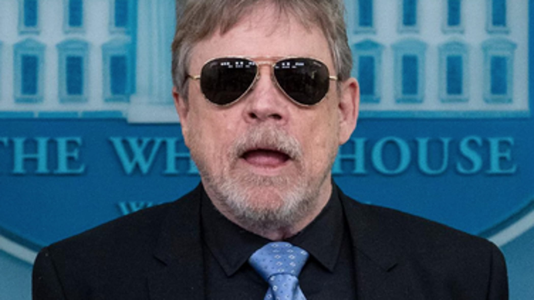 Luke Skywalker entra nella Casa bianca e si mette i Ray-ban del ...
