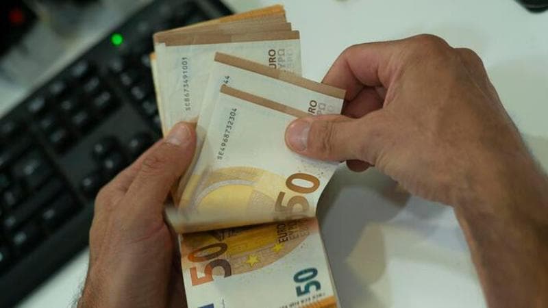 Banche, utili record: 6,3 miliardi nei primi 3 mesi 2024. Cisl: basta ...