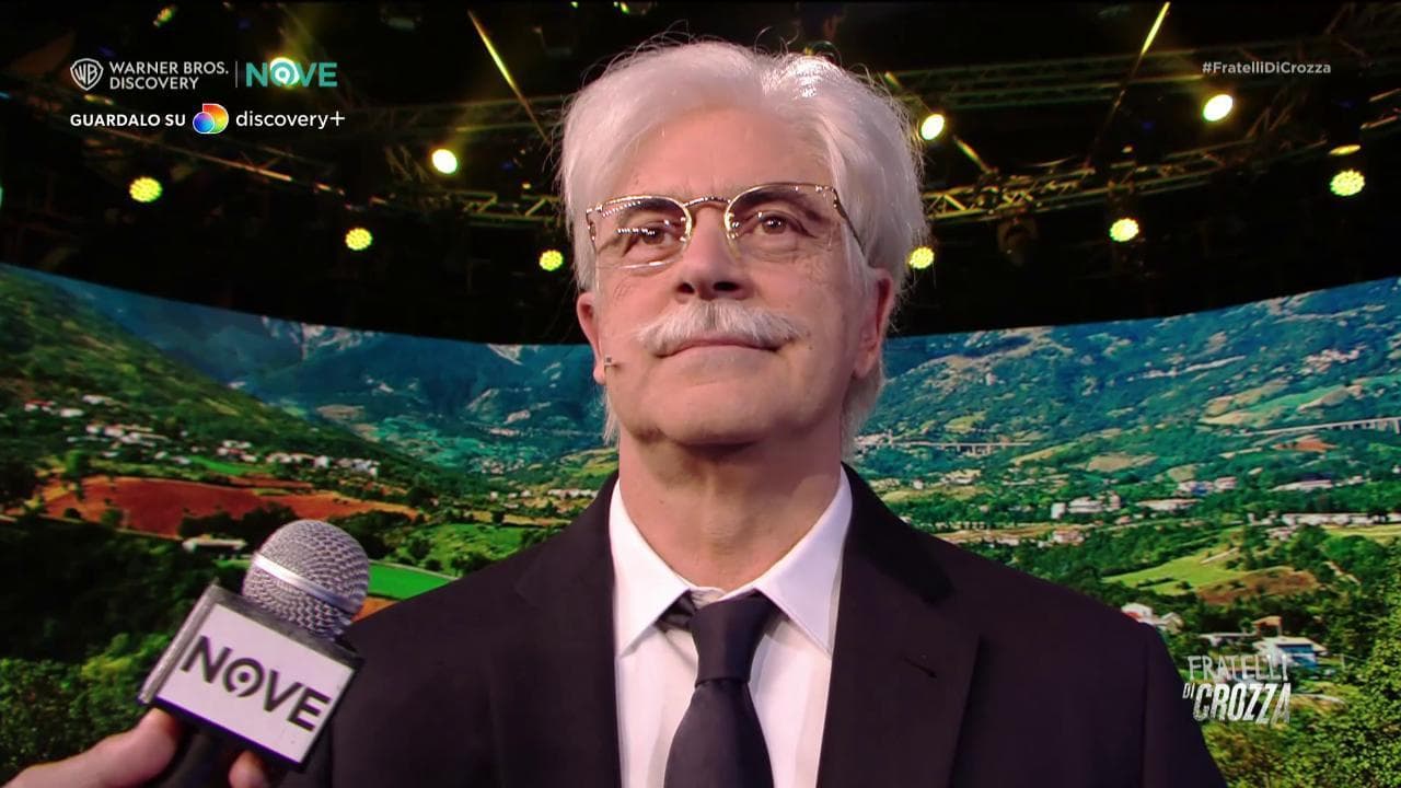 Crozza fa Razzi: "Diritti violati in Qatar? Facciamo come la Francia ...