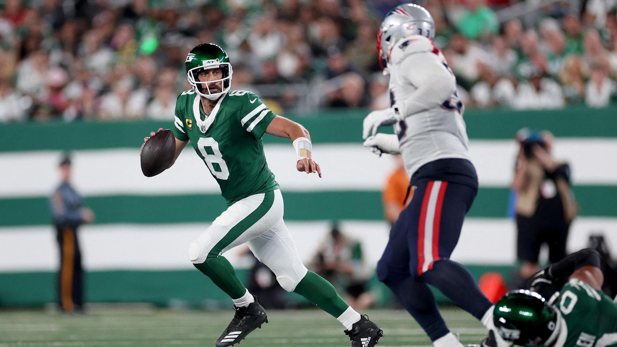 Nfl, Aaron Rodgers modello vintage, trascina i Jets e il pubblico di NY ...