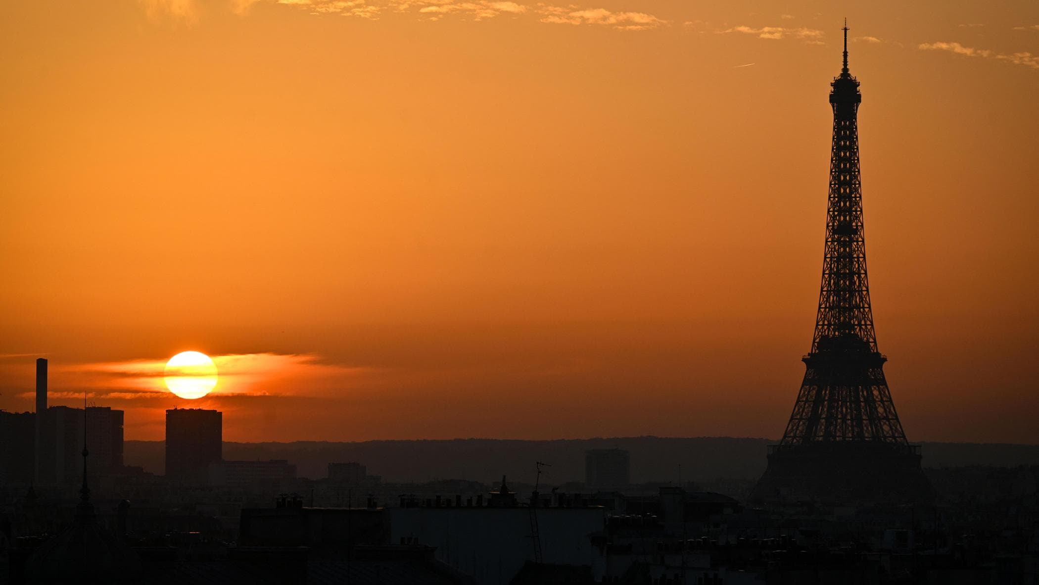 Viaggi 2025. Parigi la meta preferita dagli italiani, Bangkok nel mondo ...