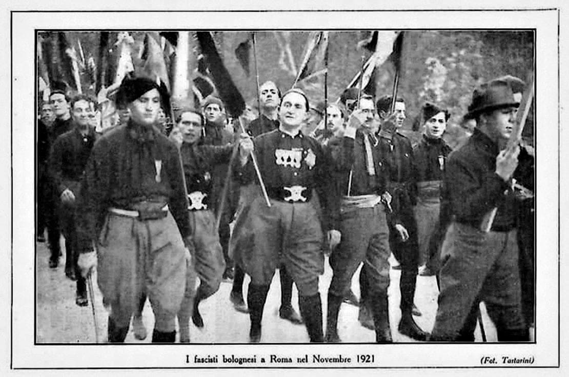 Mussolini, lo squadrismo nero a Bologna del 21 novembre 1920 - la ...