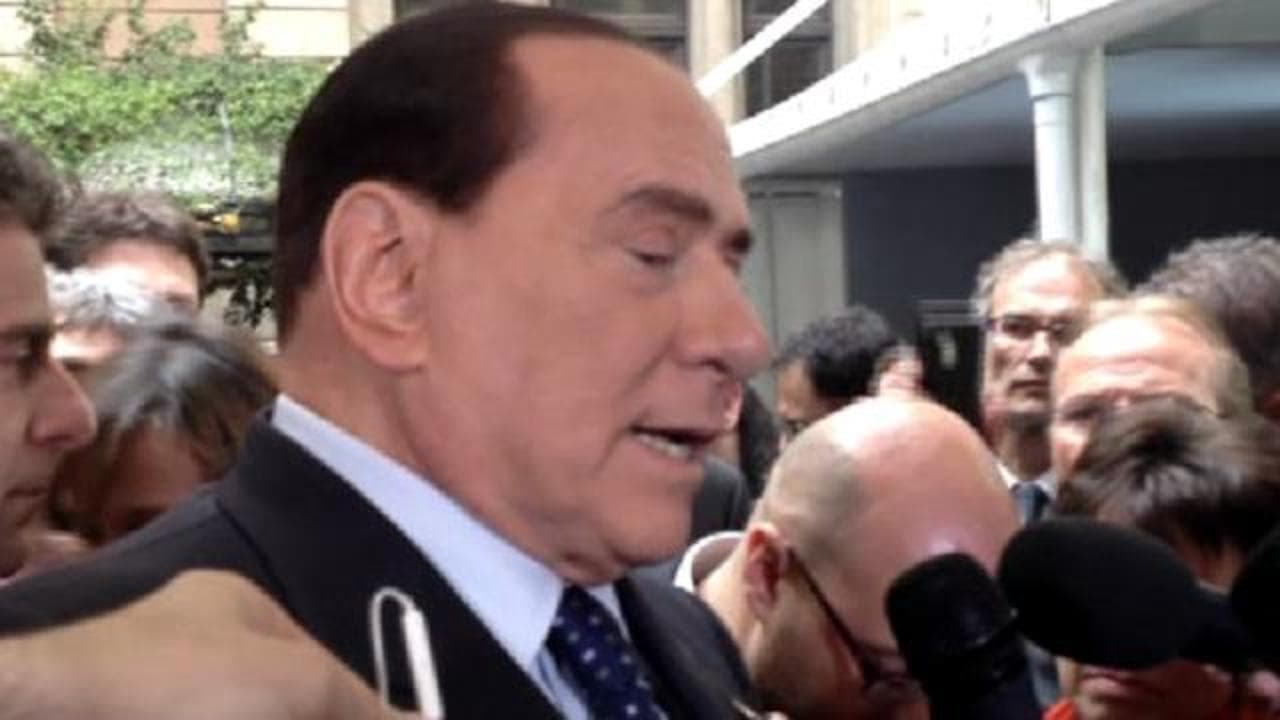 Berlusconi: "Grillini, un branco di burattini in mano a uno squilibrato ...