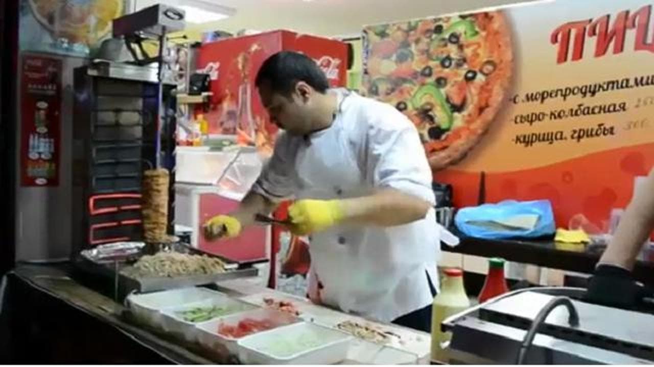 Russia, il ninja del kebab: la preparazione è uno show - la Repubblica