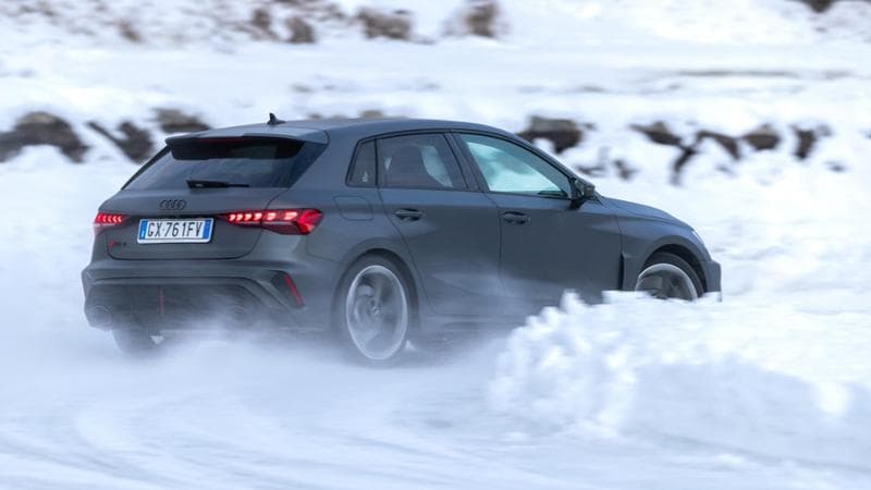 La prova della nuova Audi RS3 su neve e ghiaccio a Madonna di Campiglio ...