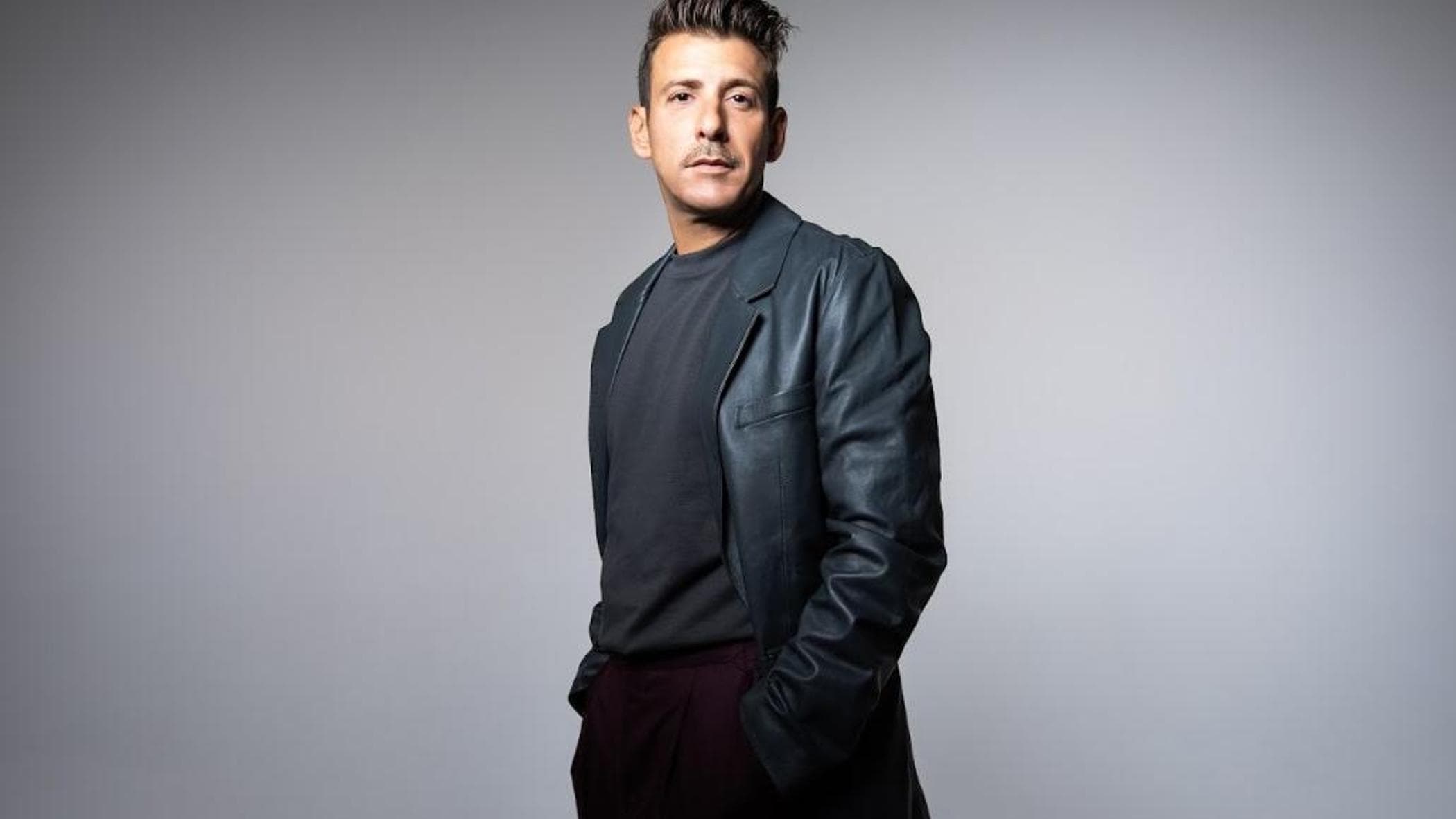 Francesco Gabbani a Sanremo 2025 con la canzone Viva la vita - la ...