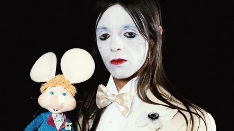 Topo Gigio con la voce Leo Valli in duetto con Lucio Corsi a Sanremo ...