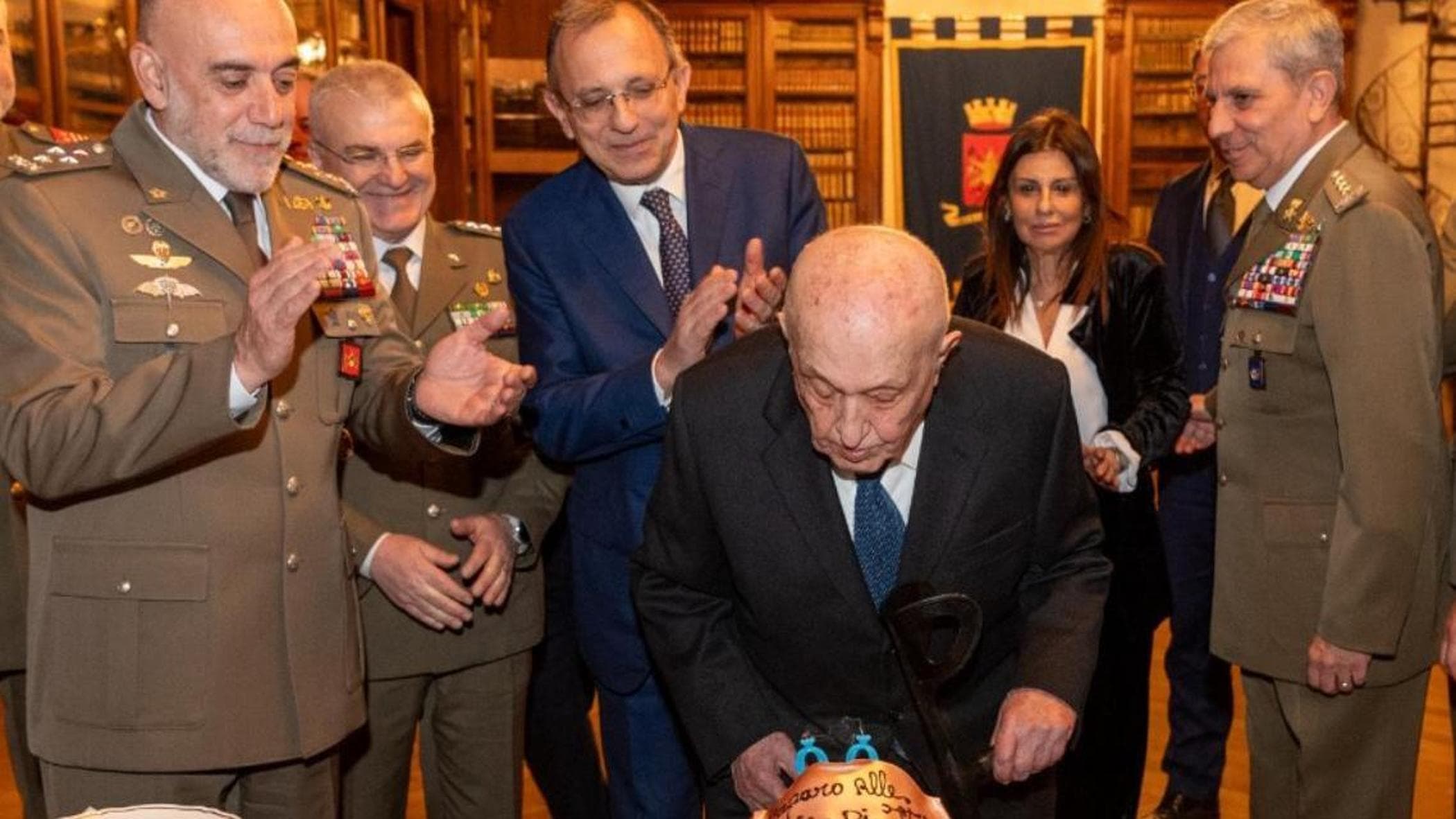 Roberto Jucci, i 99 anni del generale dell'Arma dei Carabinieri - la ...