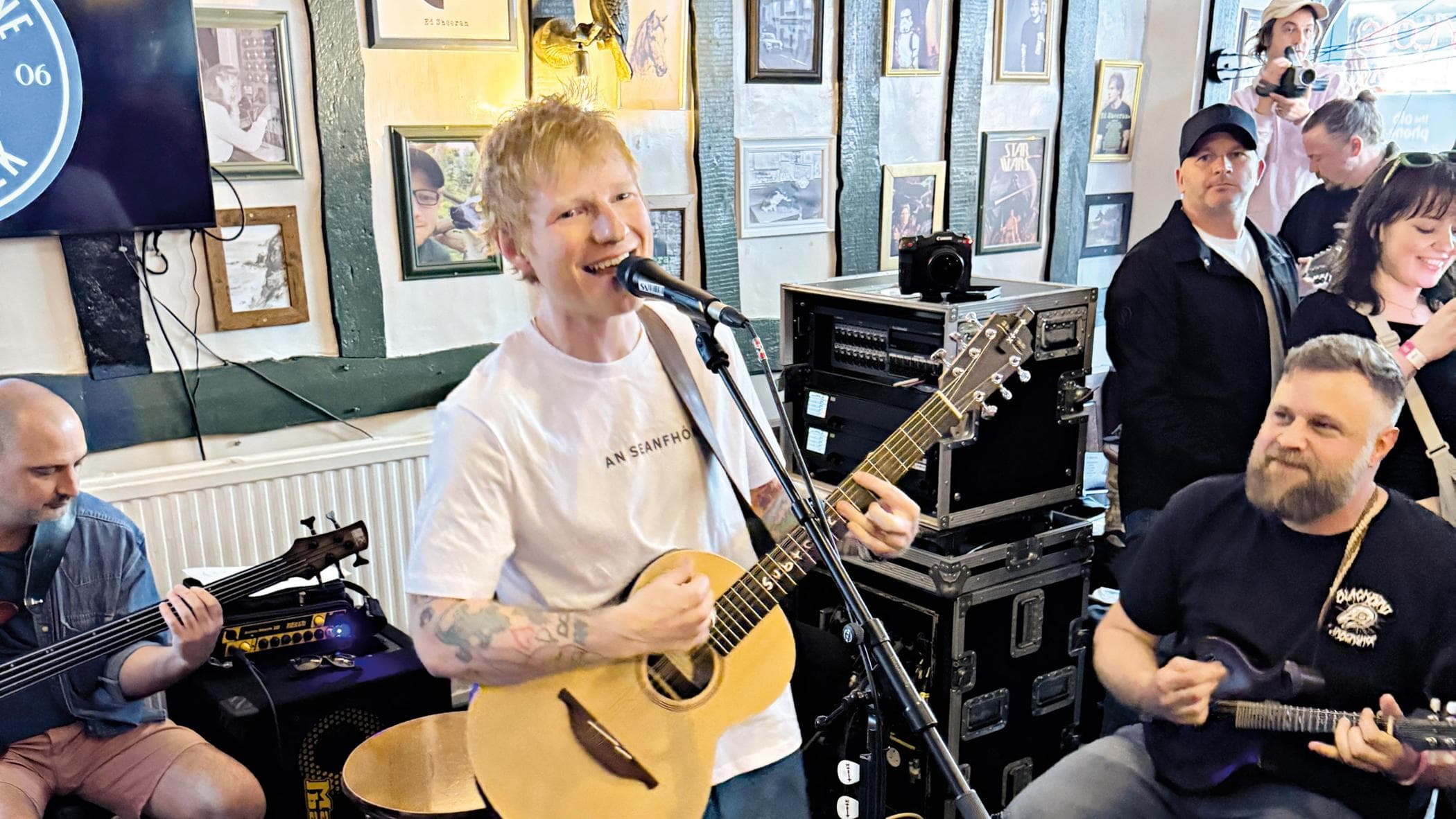 Ed Sheeran, concerto al pub: “Con voi vinco la nostalgia” - la Repubblica