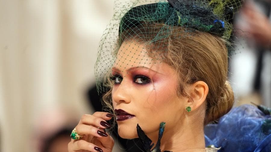 Zendaya al Met Gala 2024: beauty look dal gothic al fiabesco - d la ...