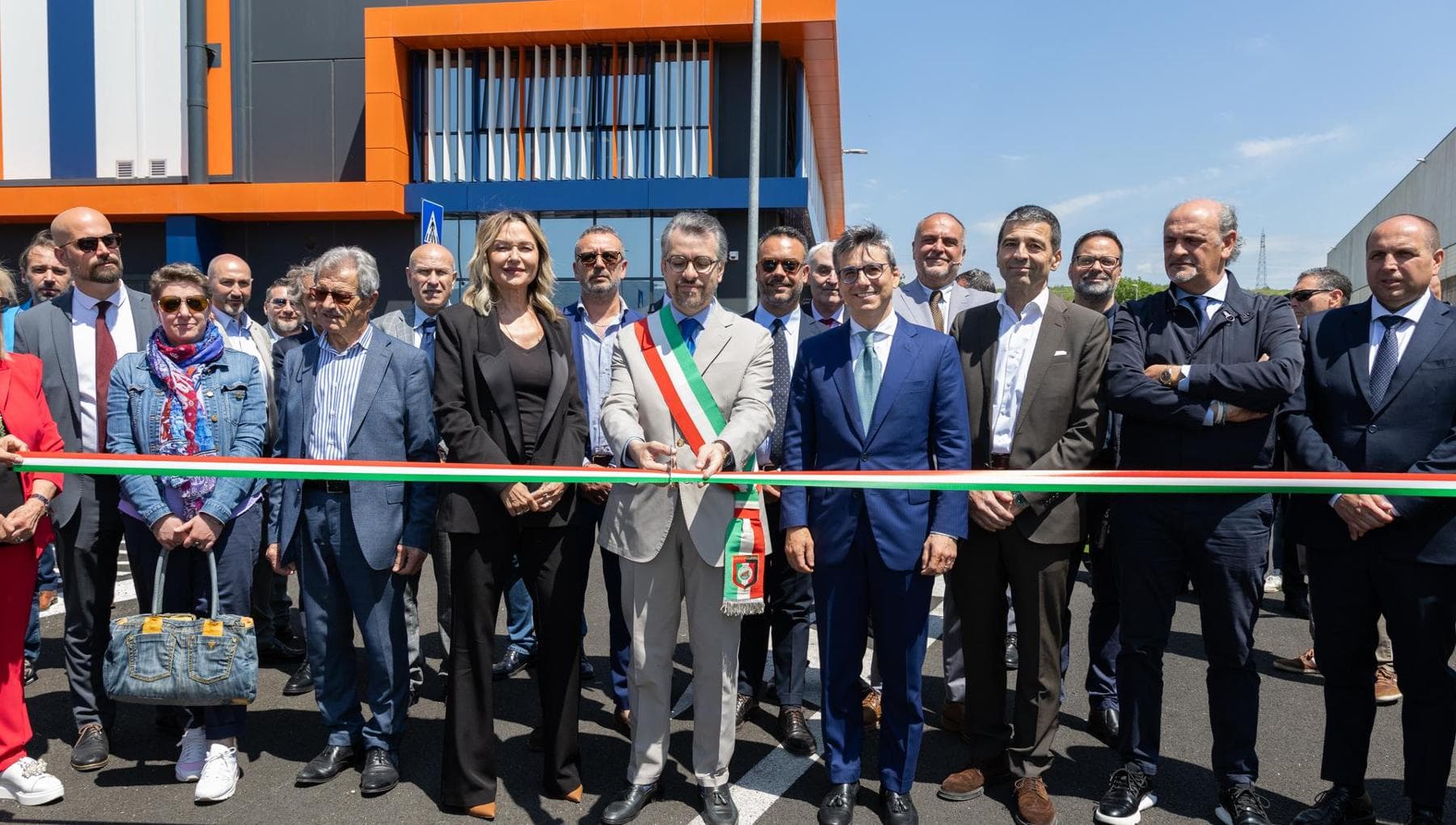 Unieuro inaugura il suo nuovo hub logistico da 50mila metri quadrati a ...