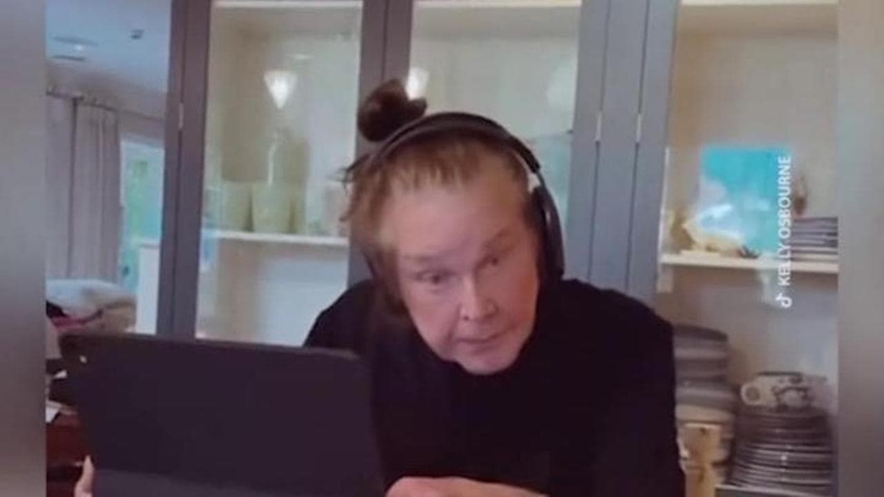 "Good morning": il saluto di Ozzy Osbourne con la figlia due giorni ...
