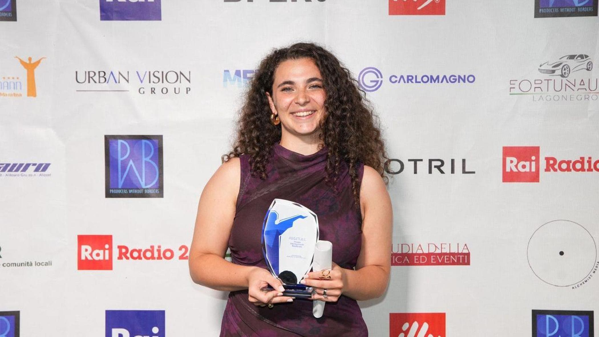 Marateale premia il talento di Alice Caccamo: “Sono curvy e voglio ...