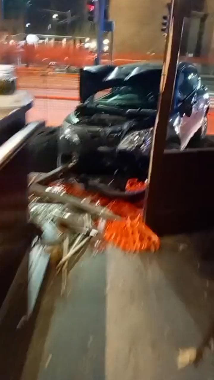 Porta San Felice, auto piomba contro il pub: vetrine distrutte e tanto ...